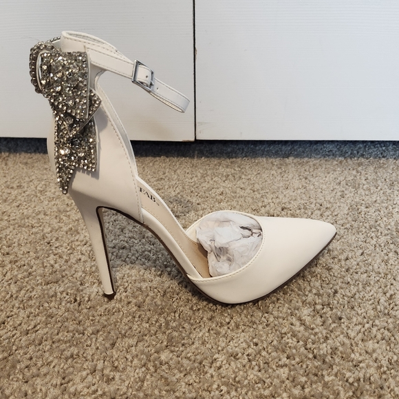 JustFab | Shoes | Justfab Heels With Bow | Poshmark